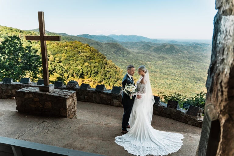 Pretty Place Wedding at Symmes Chapel | Complete Guide » StoryBright Films